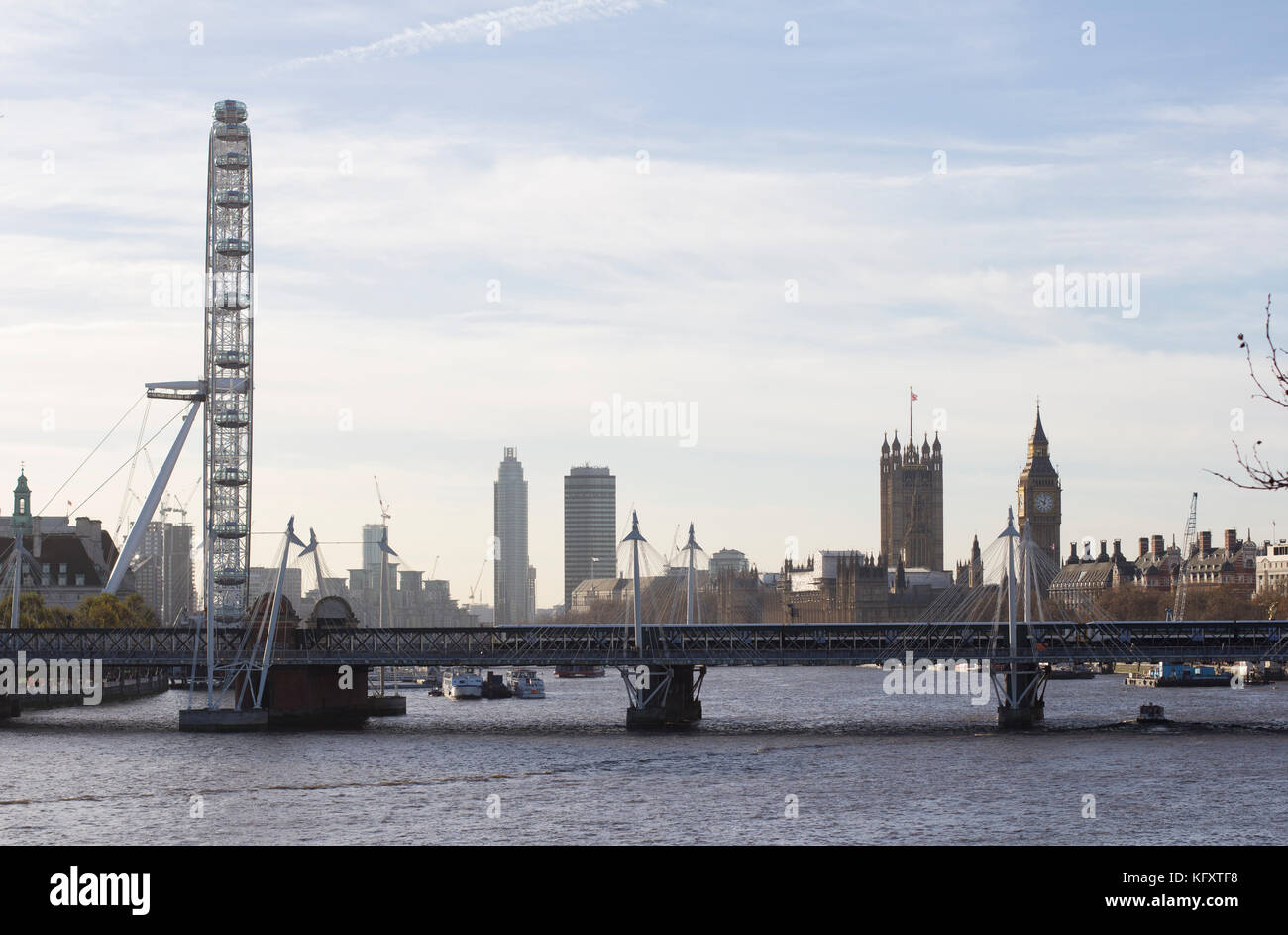 London eye autumn hi-res stock photography and images - Alamy