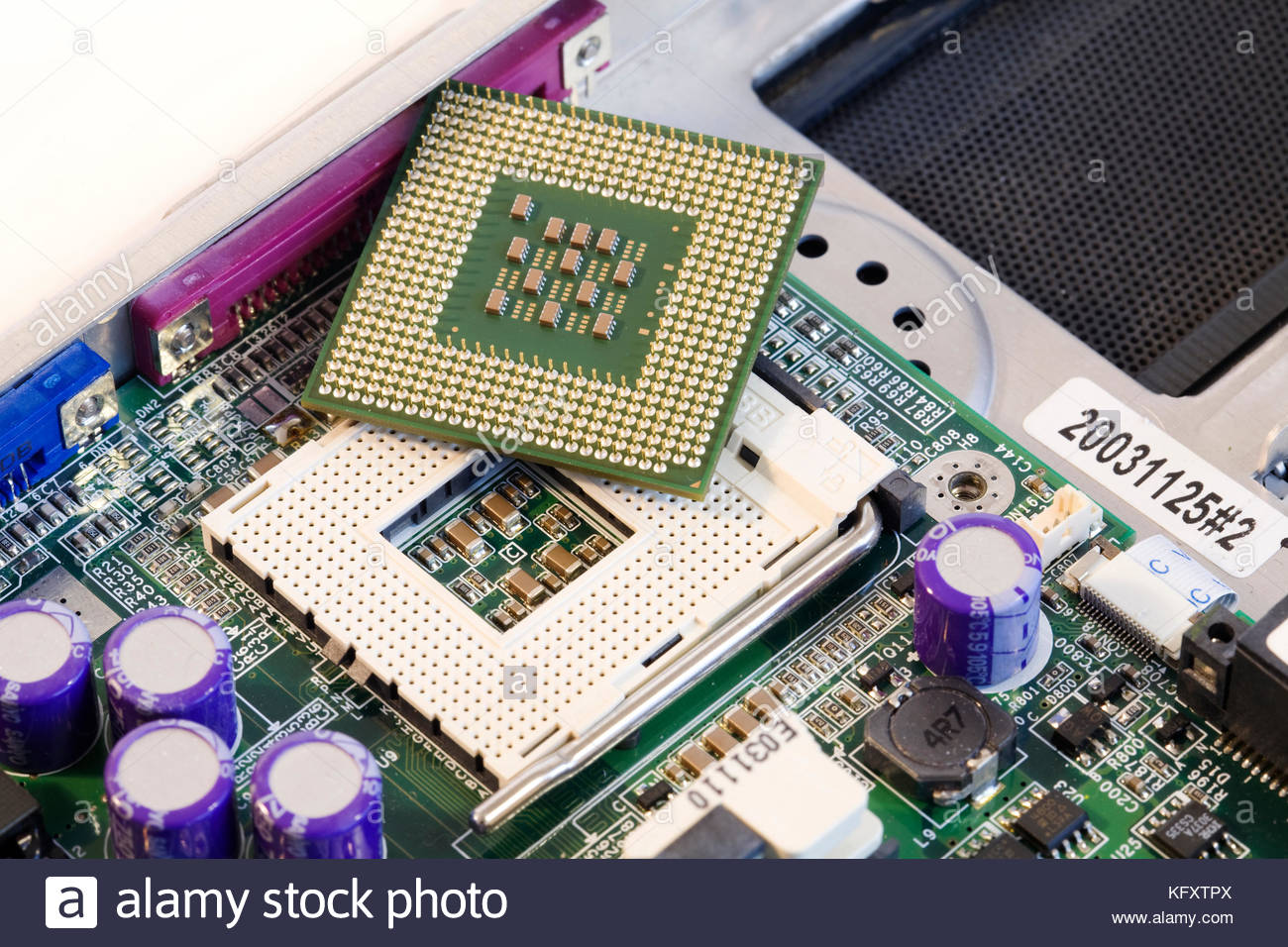 Broken Technology High Resolution Stock Photography and Images - Alamy