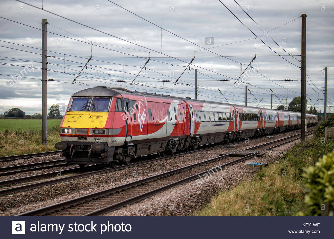 Virgin Trains Stock Photos & Virgin Trains Stock Images - Alamy
