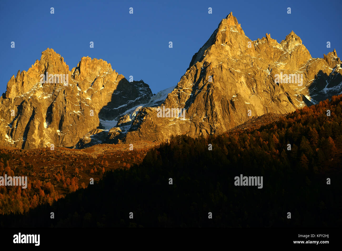 Aiguilles hi-res stock photography and images - Alamy