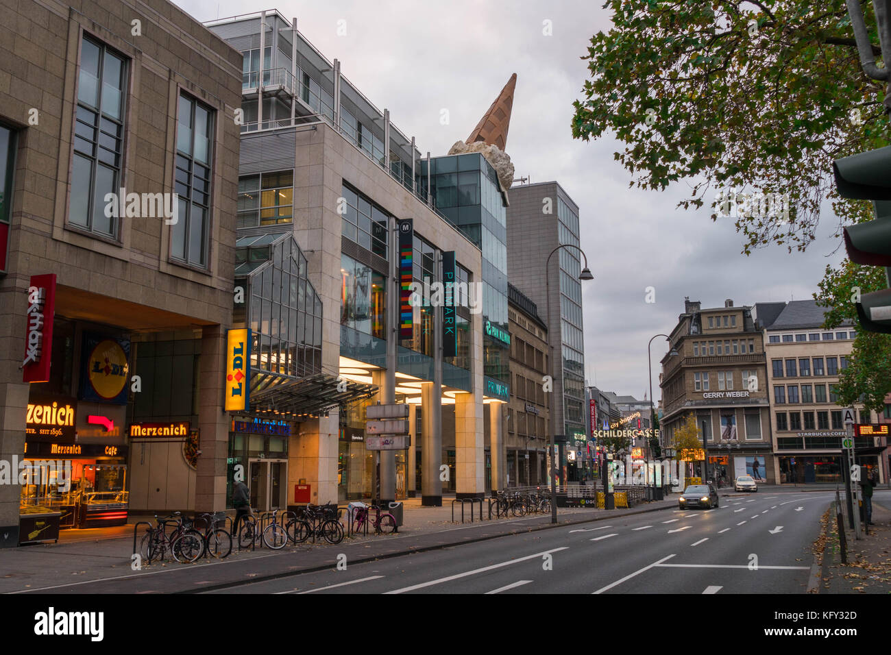Neumarkt square cologne hi-res stock photography and images - Alamy