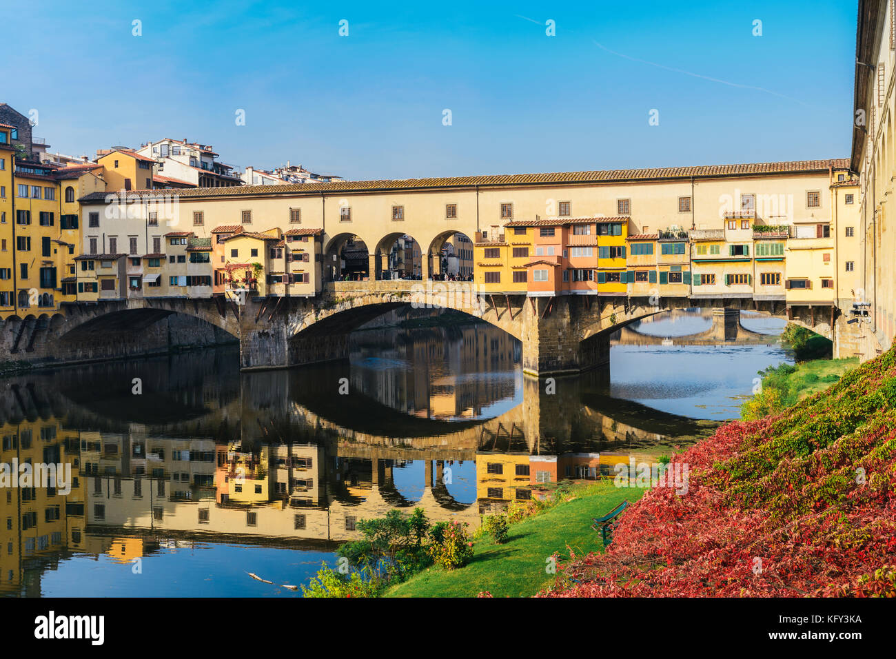 Ponte Vecchio (old bridge) in Florence, Tuscany, Italy on a beautiful ...