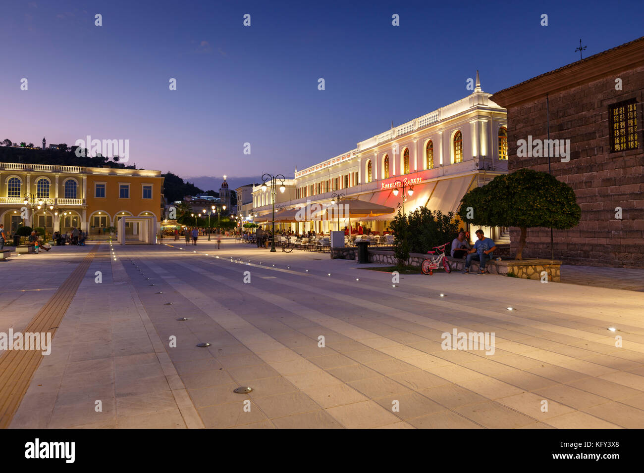 Coffee shop in Solomos square in Zakynthos town, Greece Stock Photo - Alamy