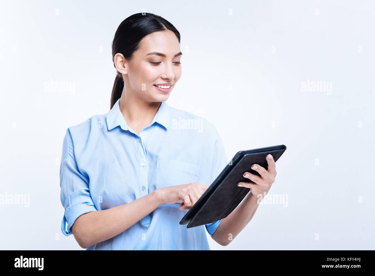 Tablet messages hi-res stock photography and images - Alamy