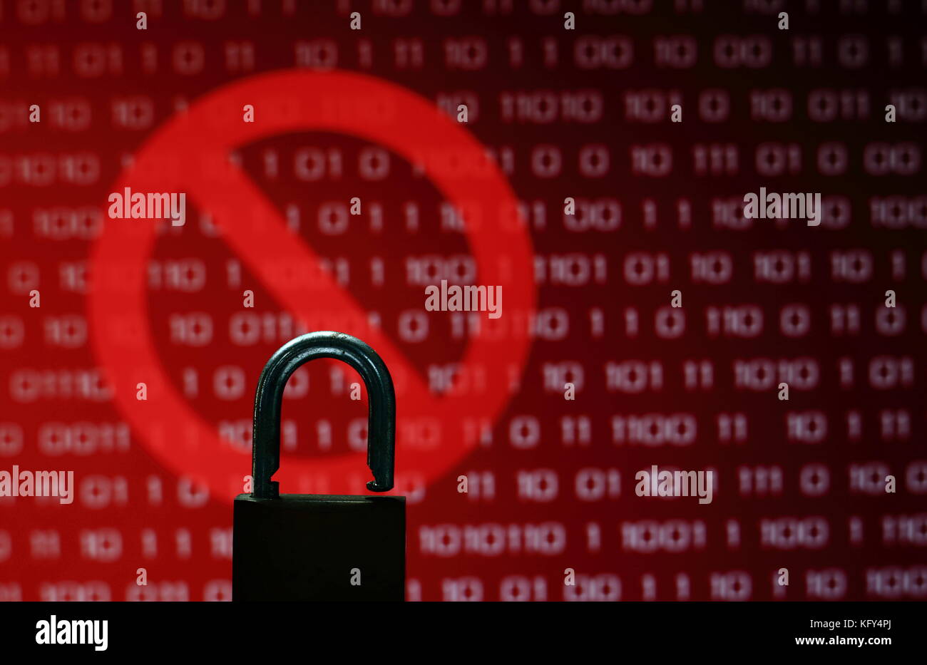 Hacked computer screen hi-res stock photography and images - Alamy