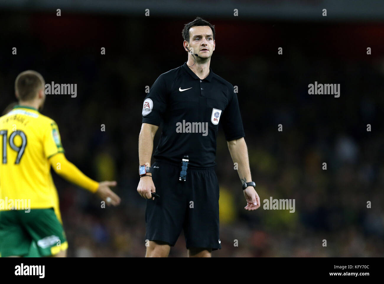 Match referee Andrew Madley Stock Photo - Alamy