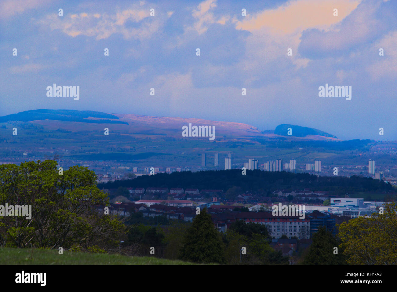 Looking west across Glasgow Stock Photo - Alamy