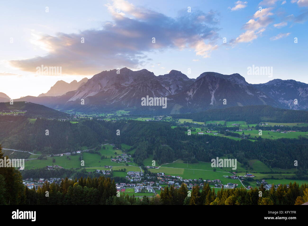 Sunset over Dachstein mountains range in Northern Limestone Alps ...