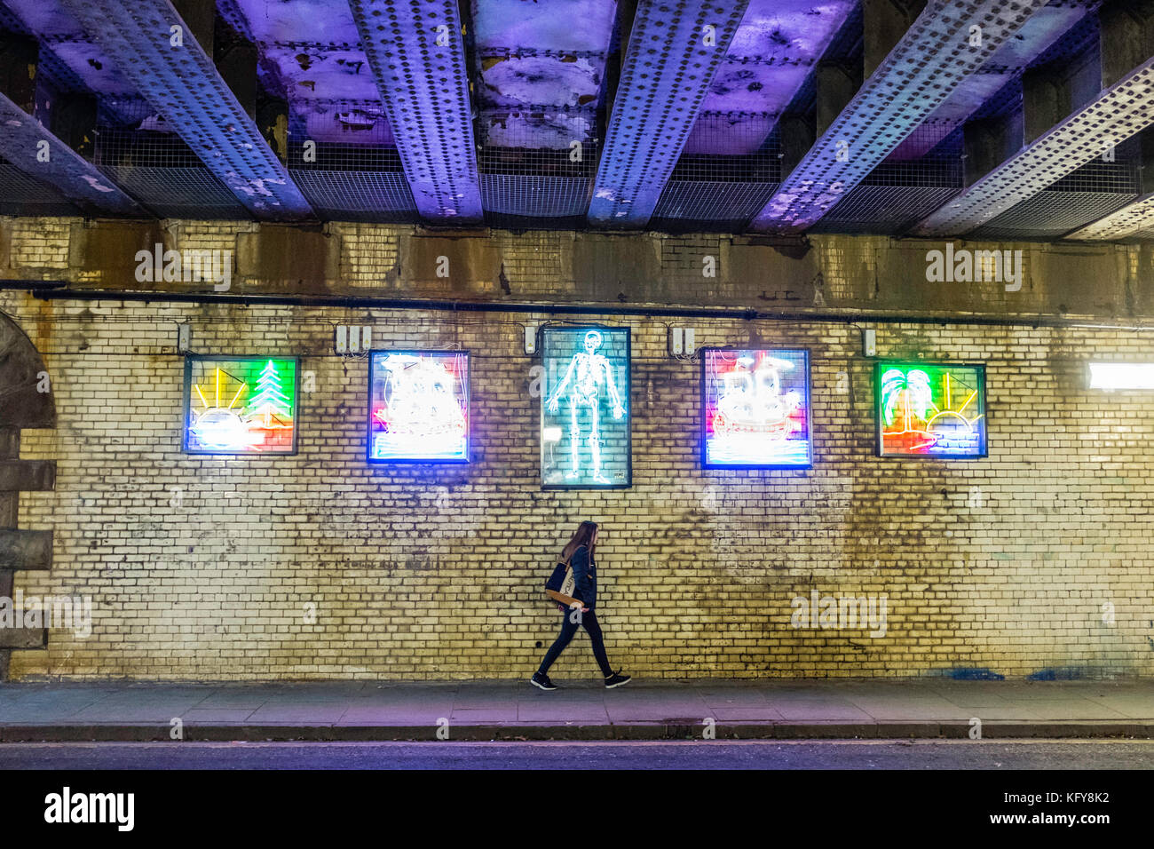 Street light scene hi-res stock photography and images - Alamy