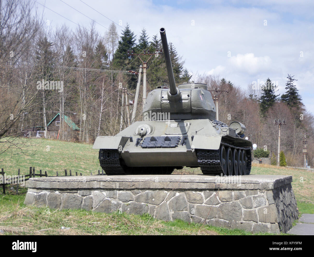 Second world war tank on memorial pedestal Stock Photo - Alamy