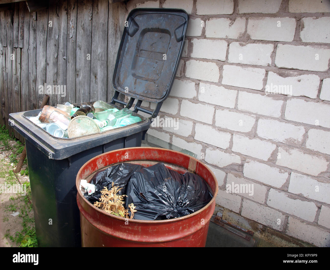 Full of waste hi-res stock photography and images - Alamy