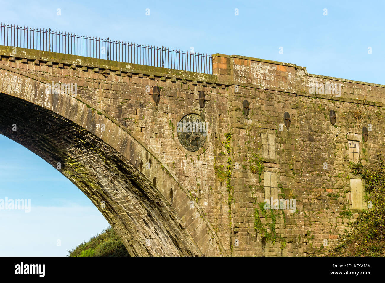 A section of the old Inverbervie bridge Stock Photo - Alamy