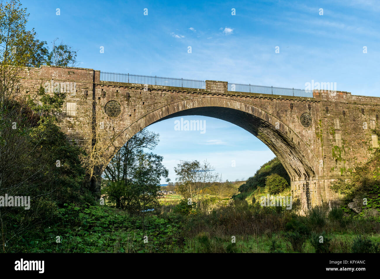 The old Inverbervie Bridge which was built in 1799 Stock Photo - Alamy