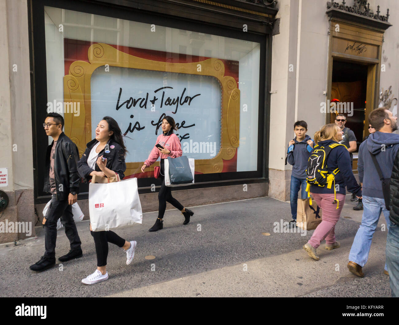 Lord and taylor department store hi-res stock photography and images ...
