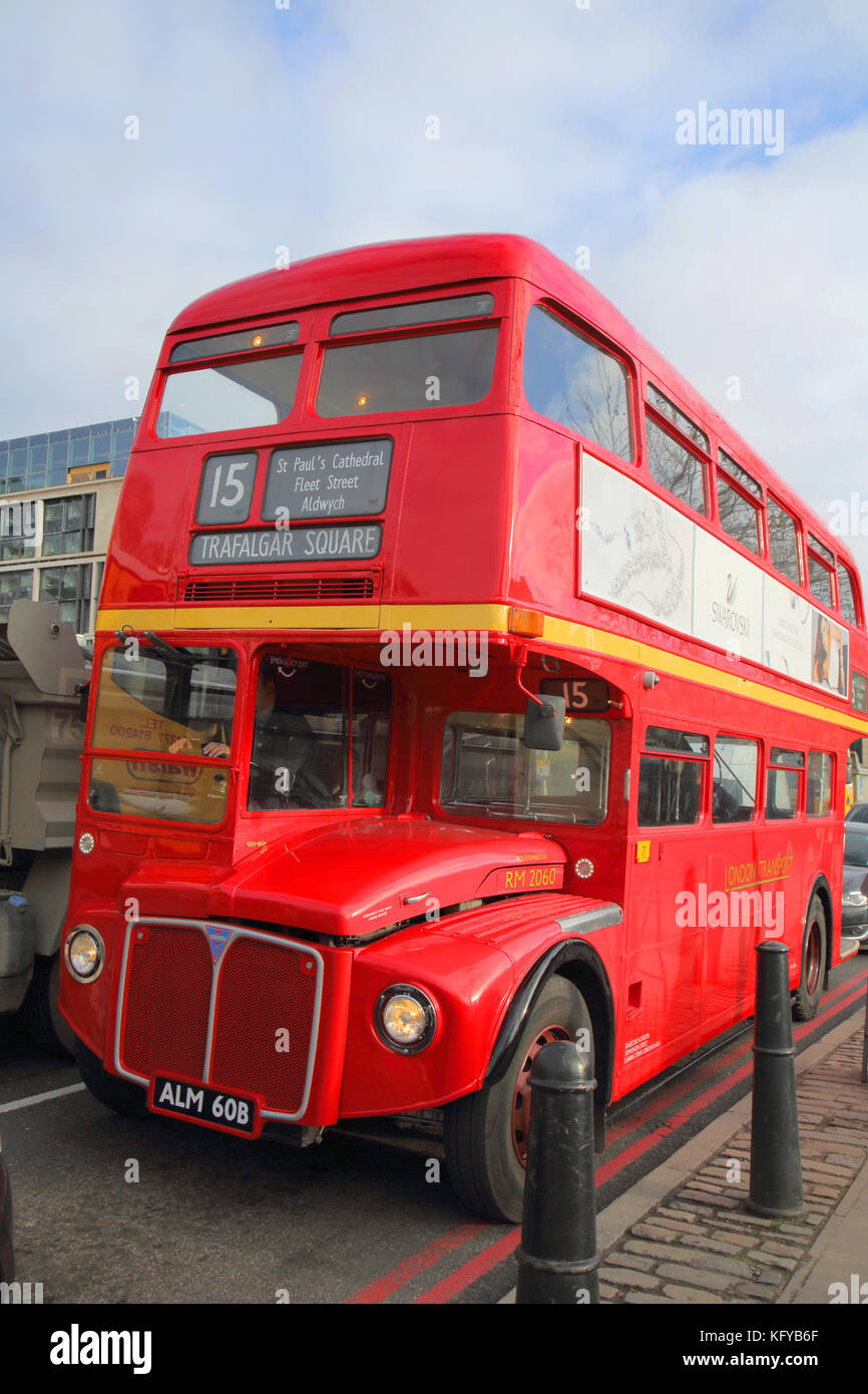 red london bus Stock Photo - Alamy
