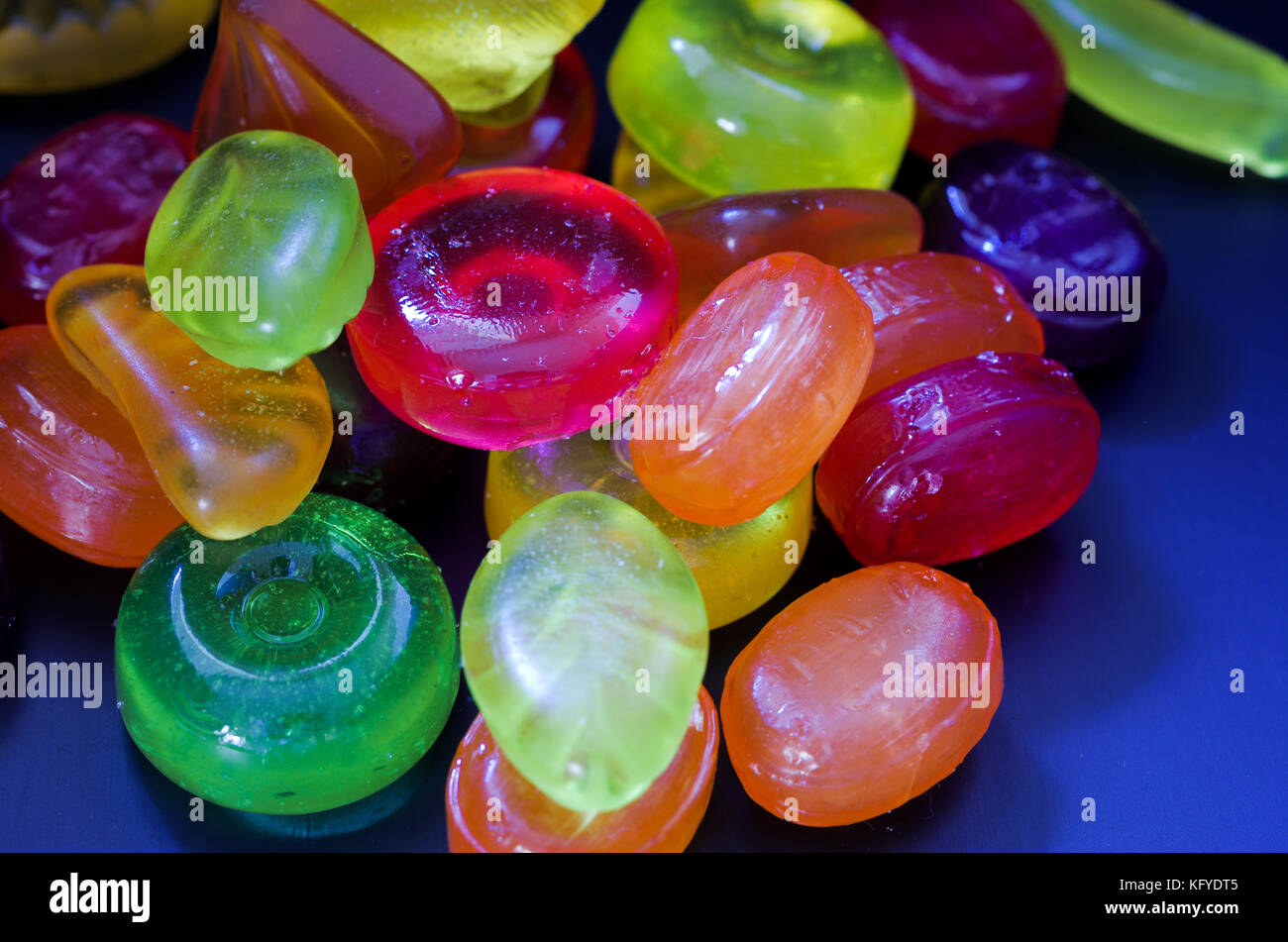 Many multicolored candy. Lollipops of round shapes Stock Photo - Alamy