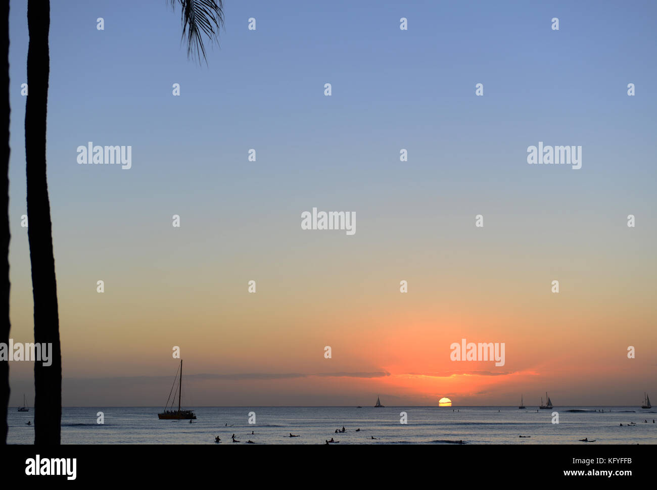 Tantalus round top scenic hi-res stock photography and images - Alamy