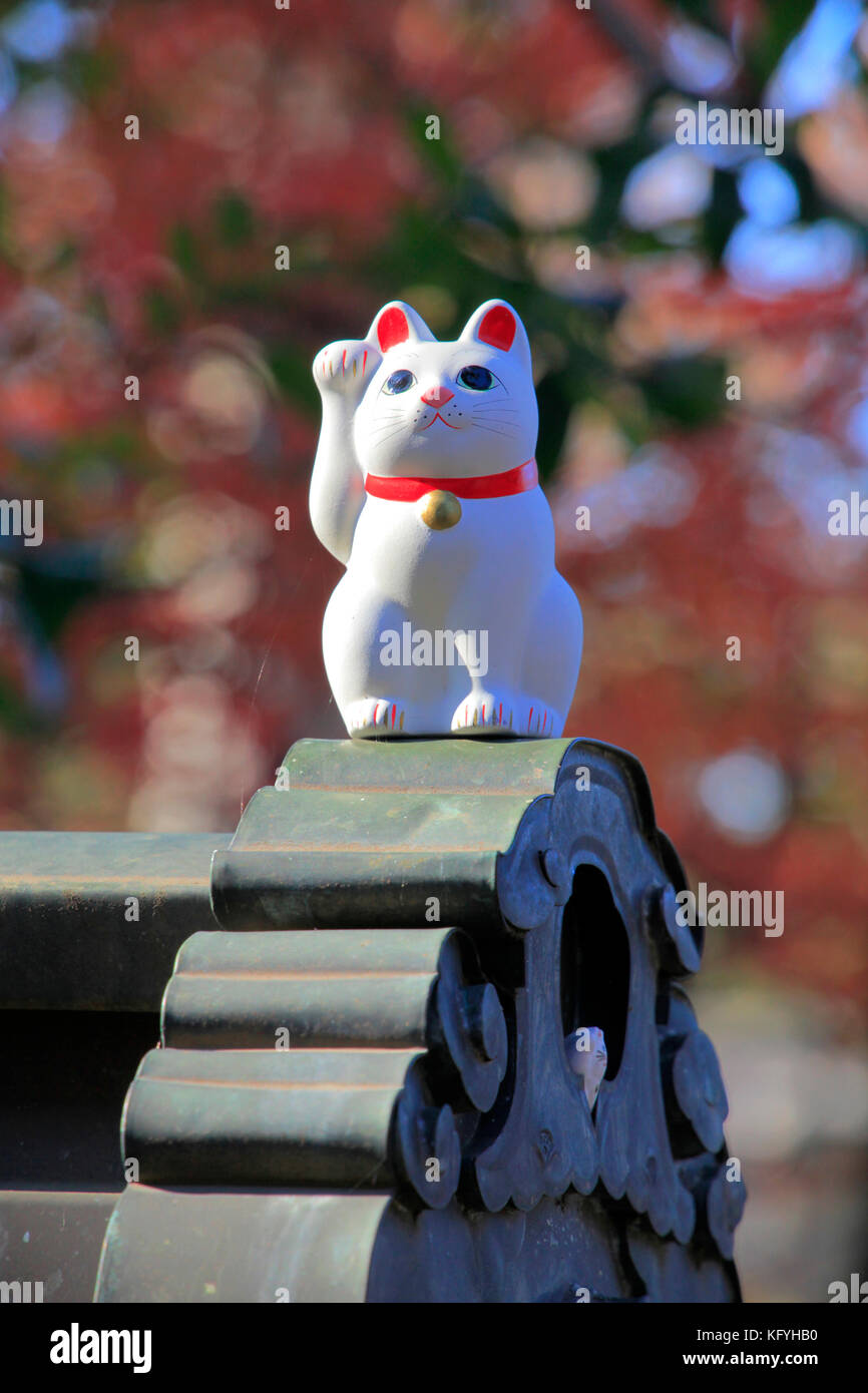 Maneki-Neko Beckoning Cat at Gotokuji Temple in Tokyo Japan Stock Photo ...