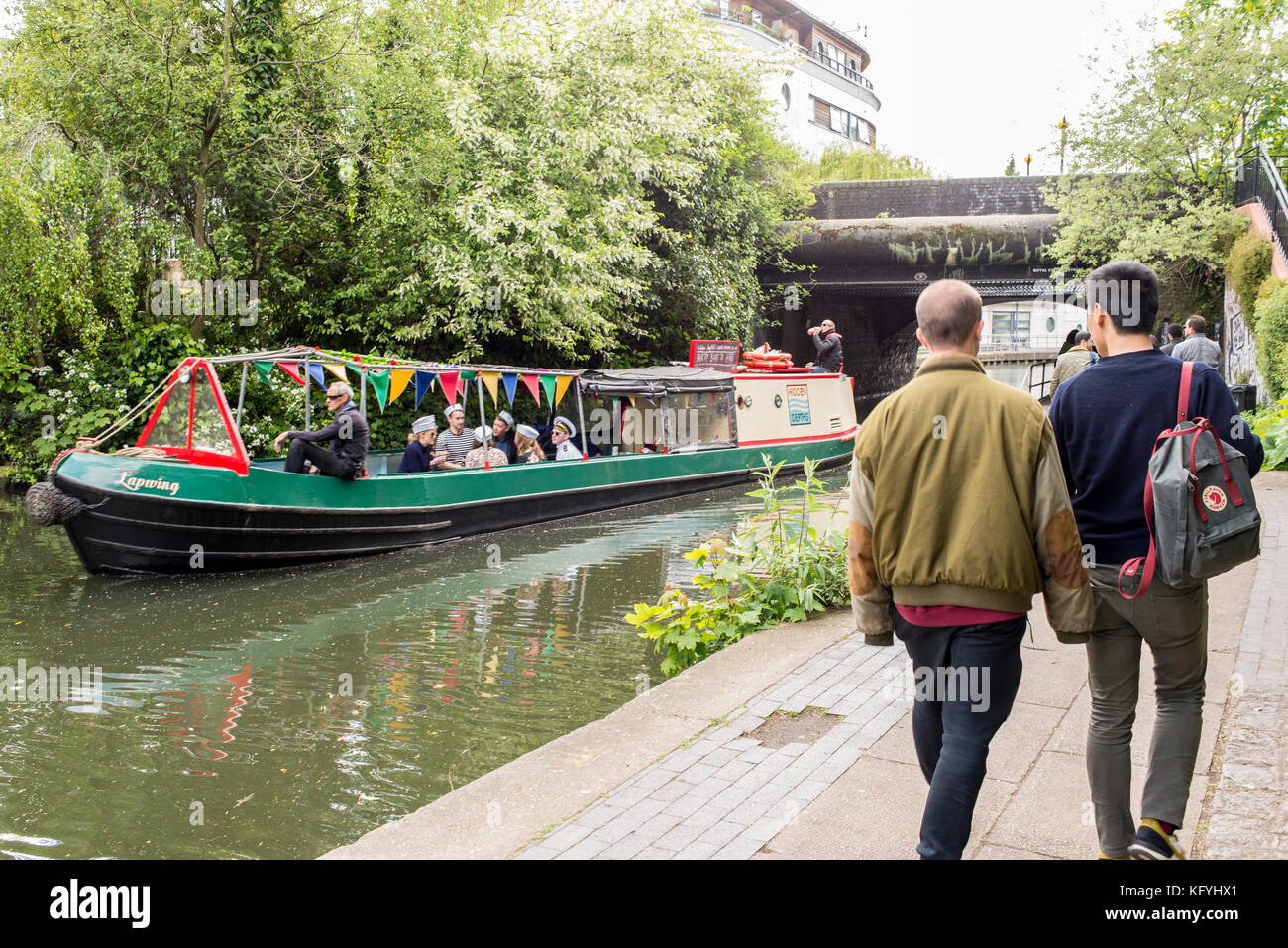 Walking on canal towpath hi-res stock photography and images - Alamy