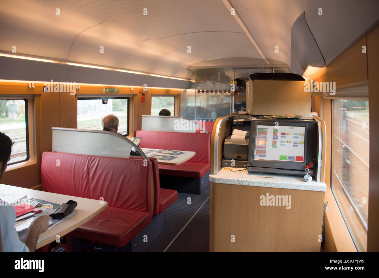 Train europe restaurant car 2017 High Resolution Stock Photography and ...