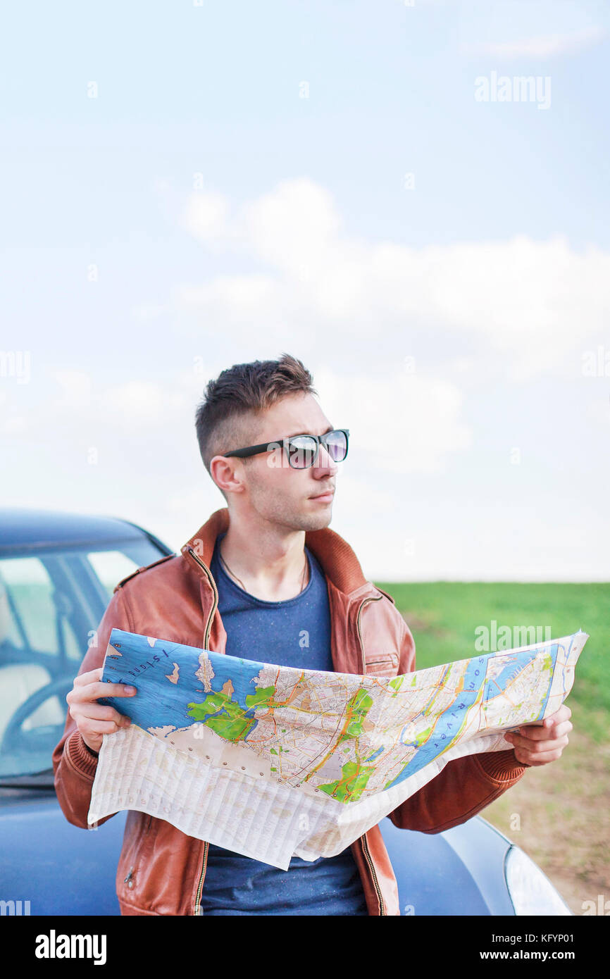 Reading road map hi-res stock photography and images - Alamy