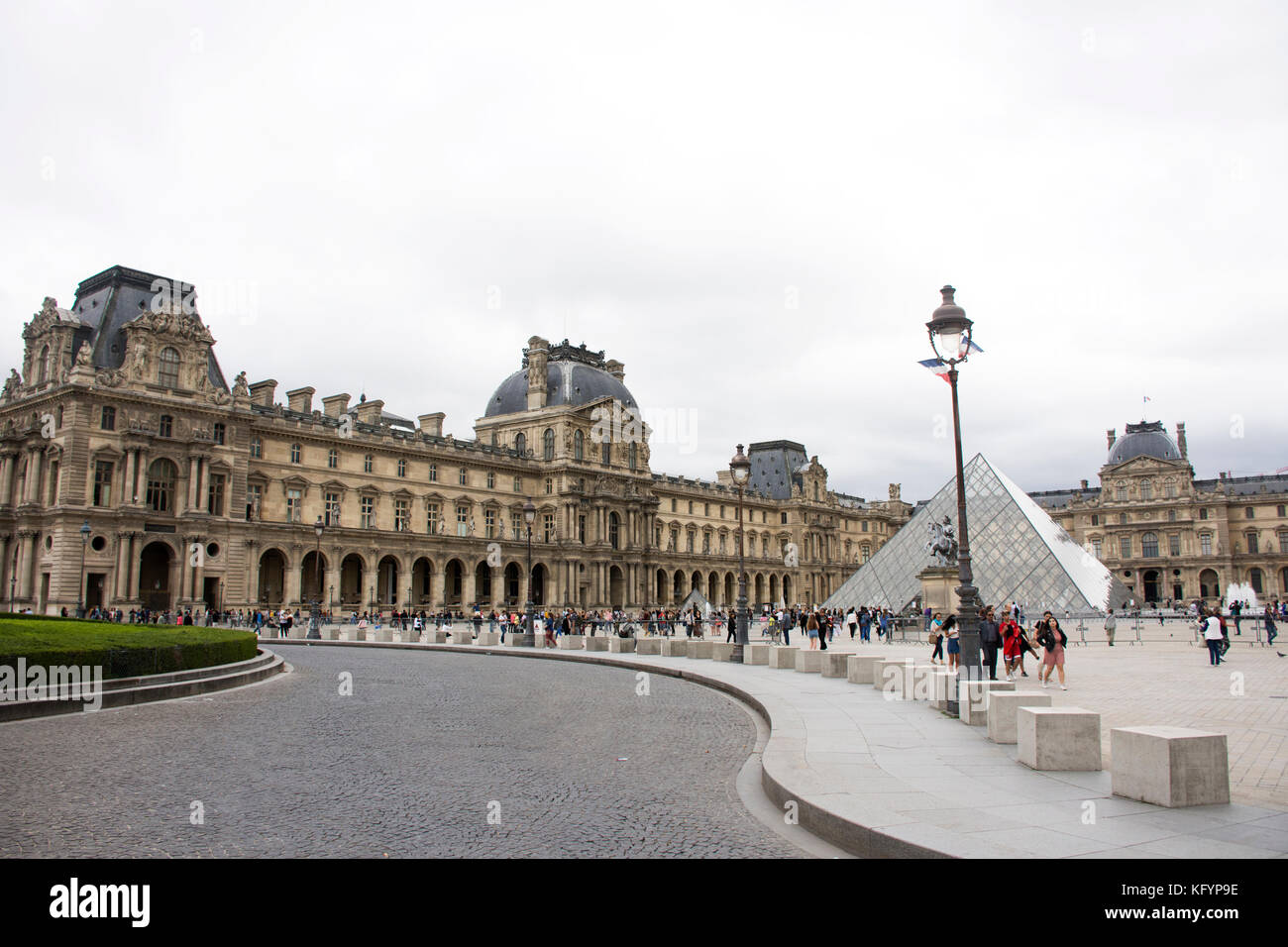 French people and foreigner travelers walking visit and take photo with ...