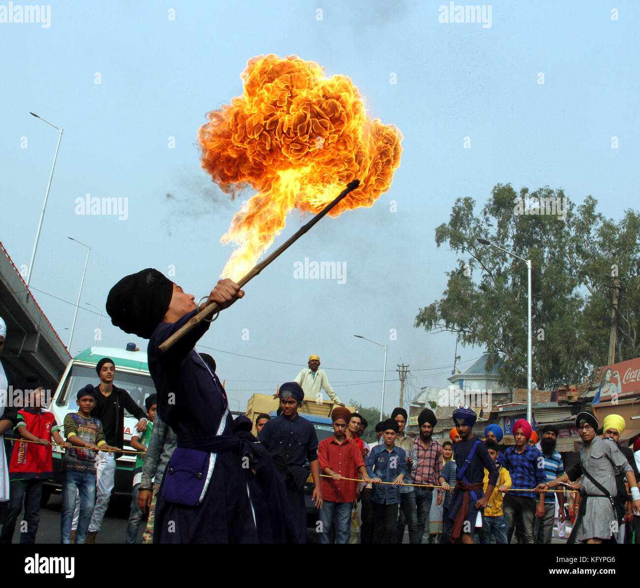 Jammu, India. 01st Nov, 2017. India Sikh devotees show their skills as ...
