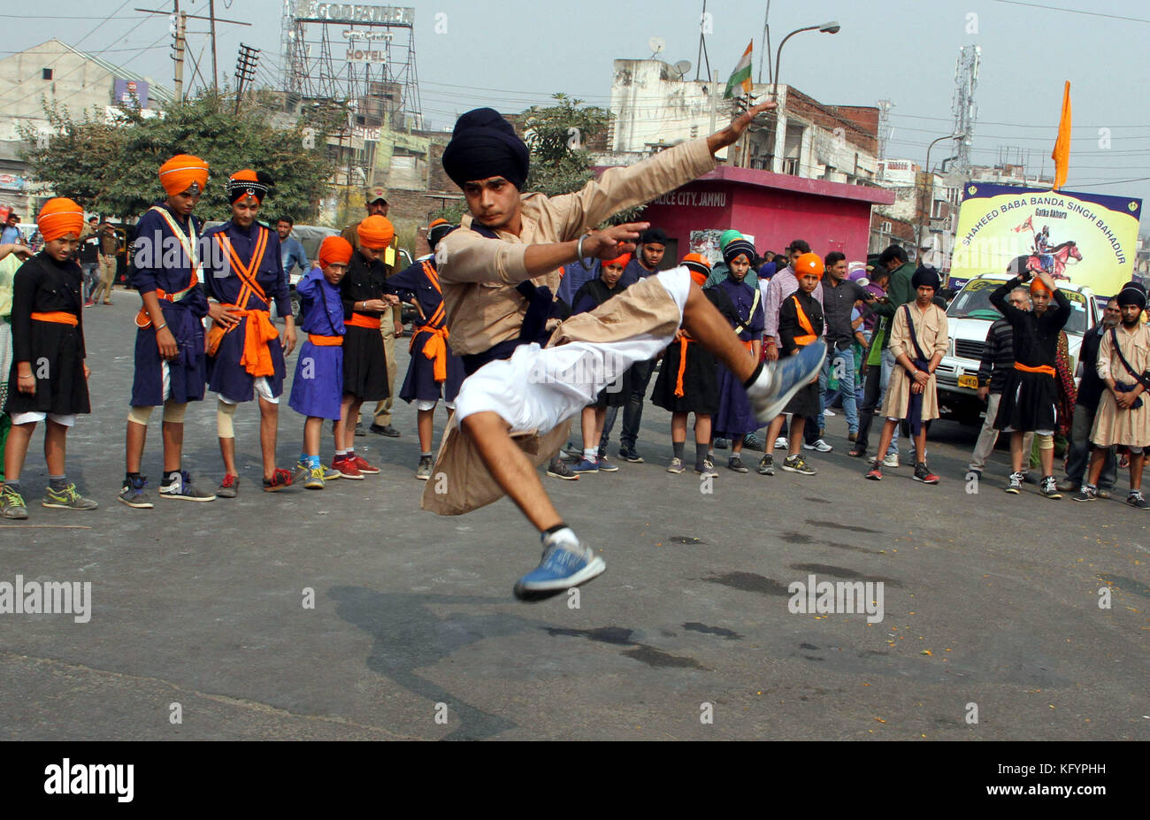 Jammu, India. 01st Nov, 2017. India Sikh devotees show their skills as ...