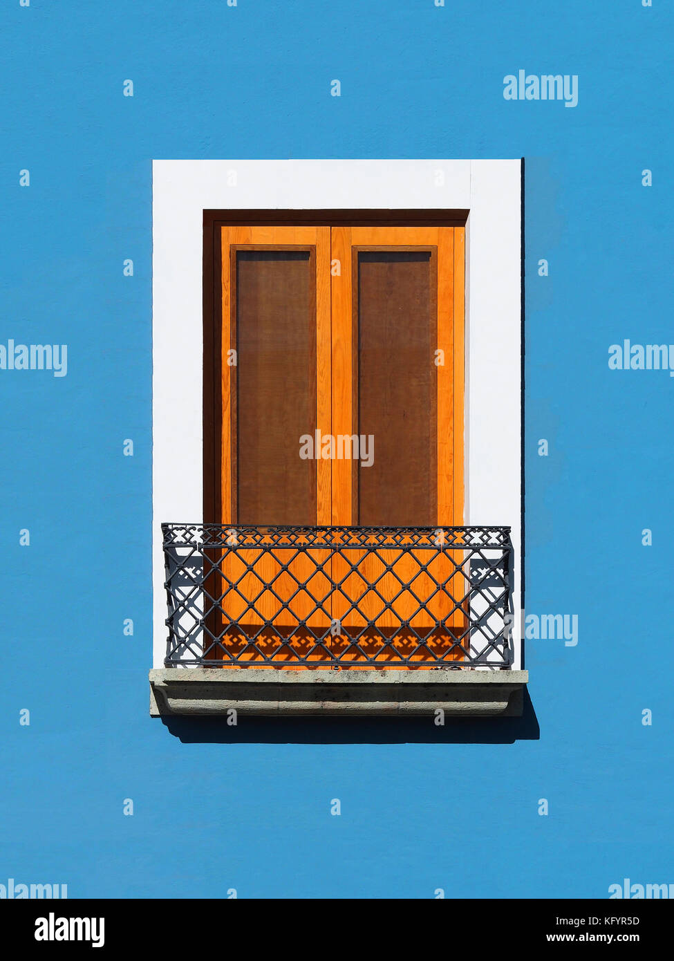Beautiful, colourful Mexican windows & doors Stock Photo - Alamy