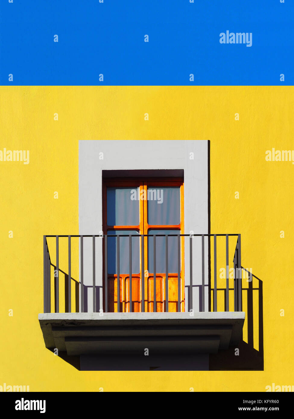 Beautiful, colourful Mexican windows & doors Stock Photo - Alamy