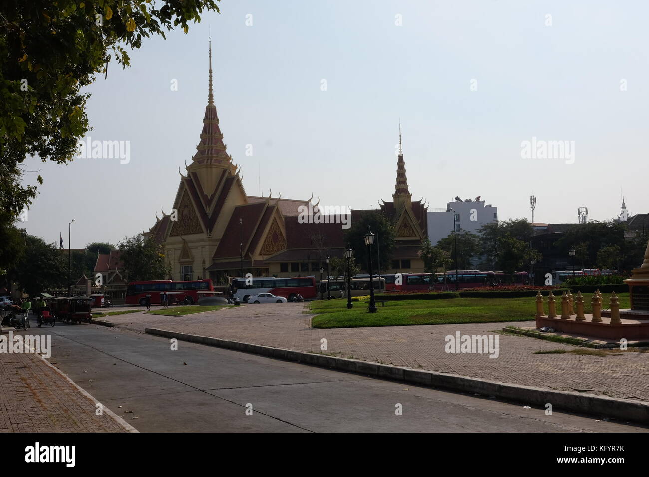 phnom penh city streets Stock Photo - Alamy