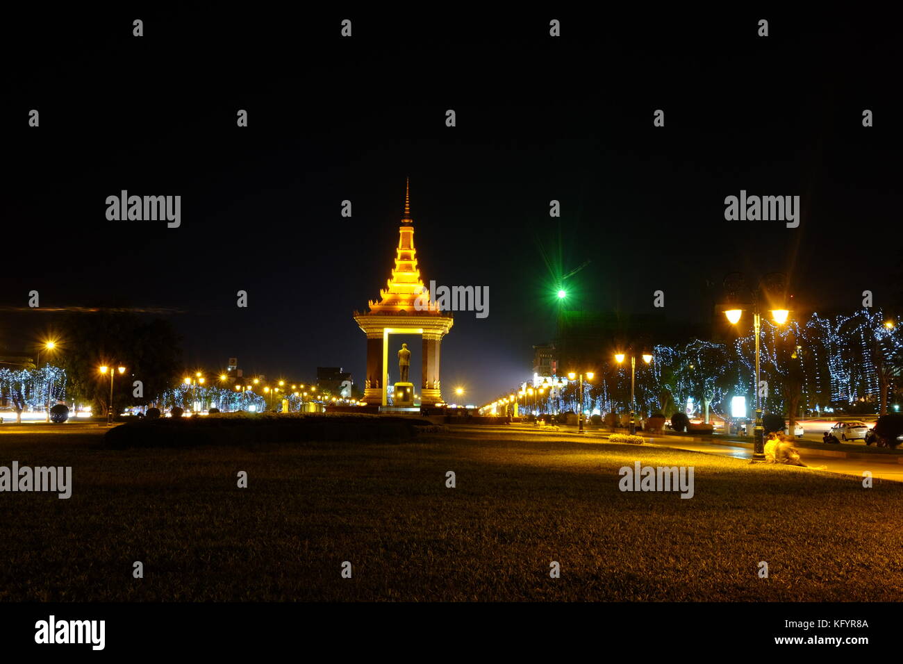 phnom penh city streets Stock Photo - Alamy