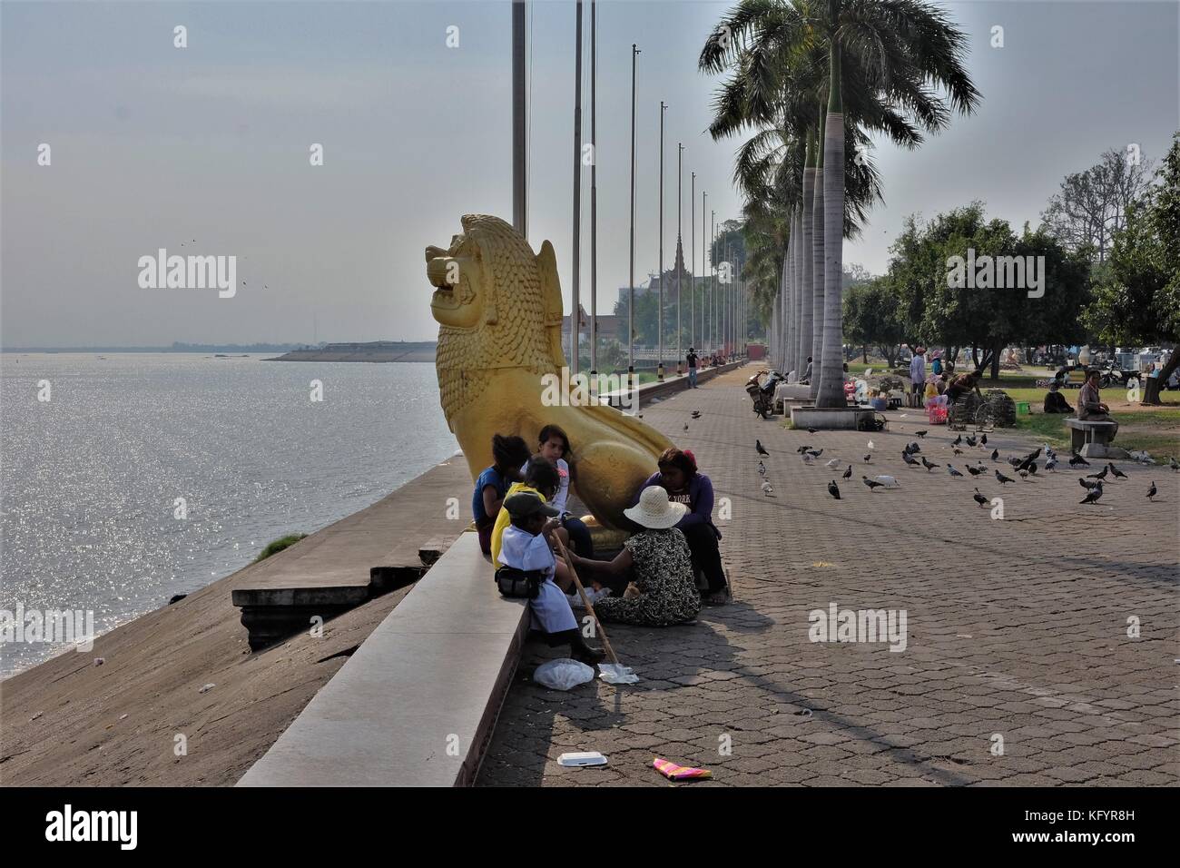 phnom penh city streets Stock Photo - Alamy