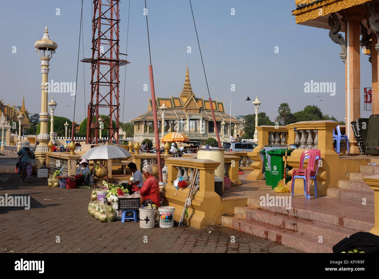 phnom penh city streets Stock Photo - Alamy