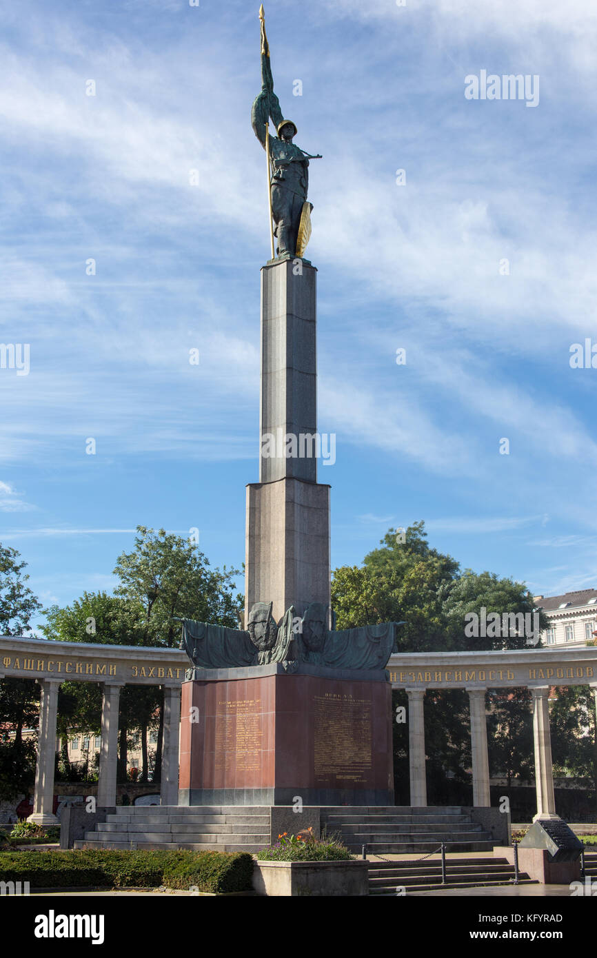 Soviet war memorial vienna hi-res stock photography and images - Alamy