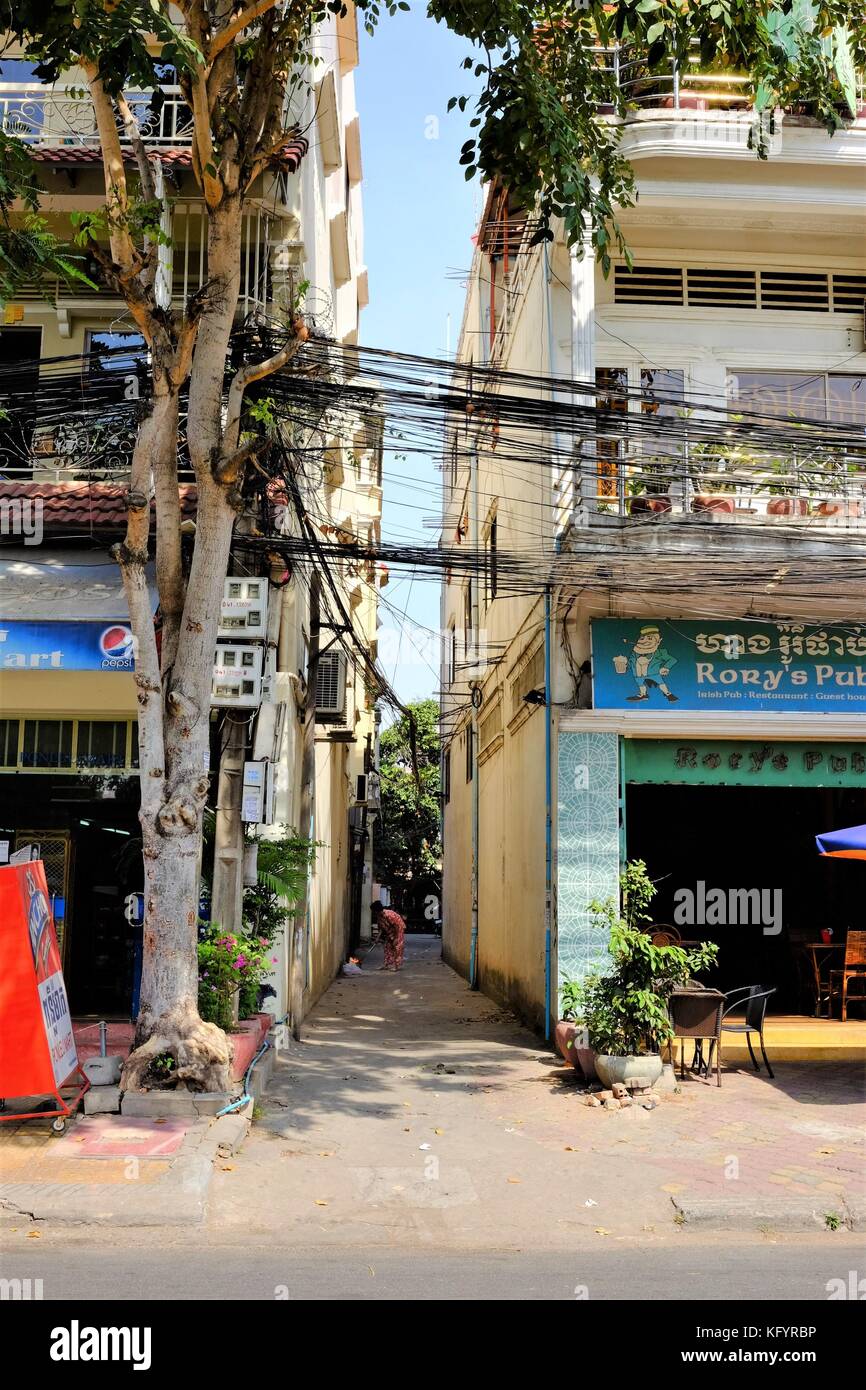 phnom penh city streets Stock Photo - Alamy