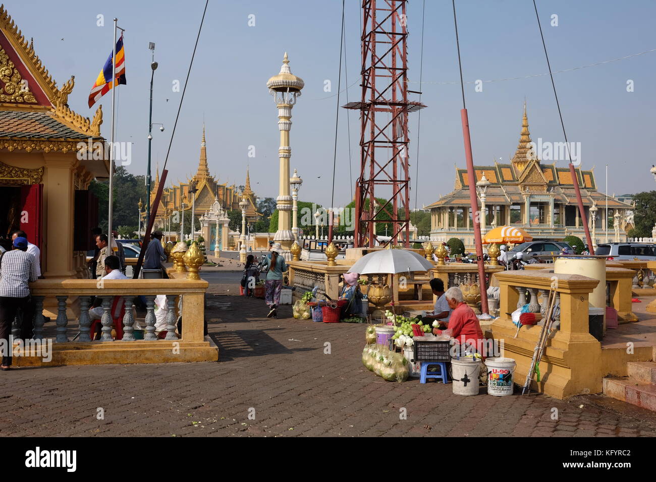 phnom penh city streets Stock Photo - Alamy