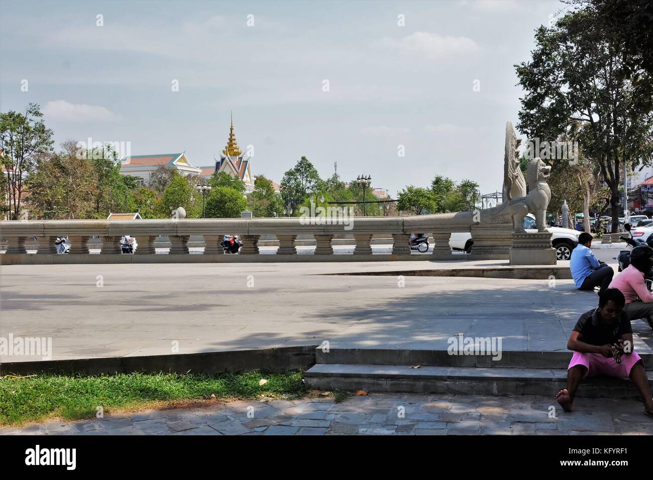 phnom penh city streets Stock Photo - Alamy