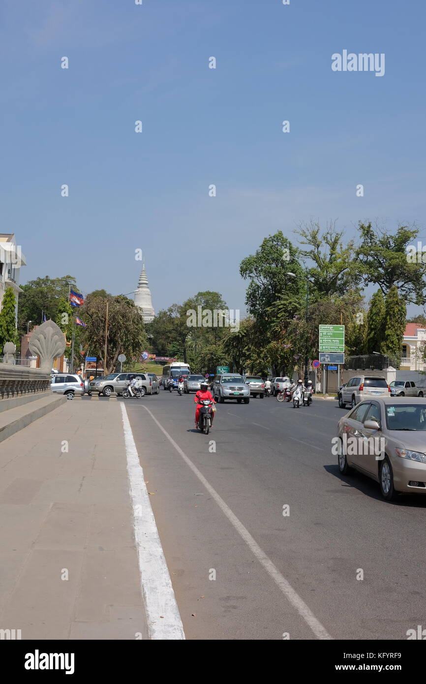 phnom penh city streets Stock Photo - Alamy