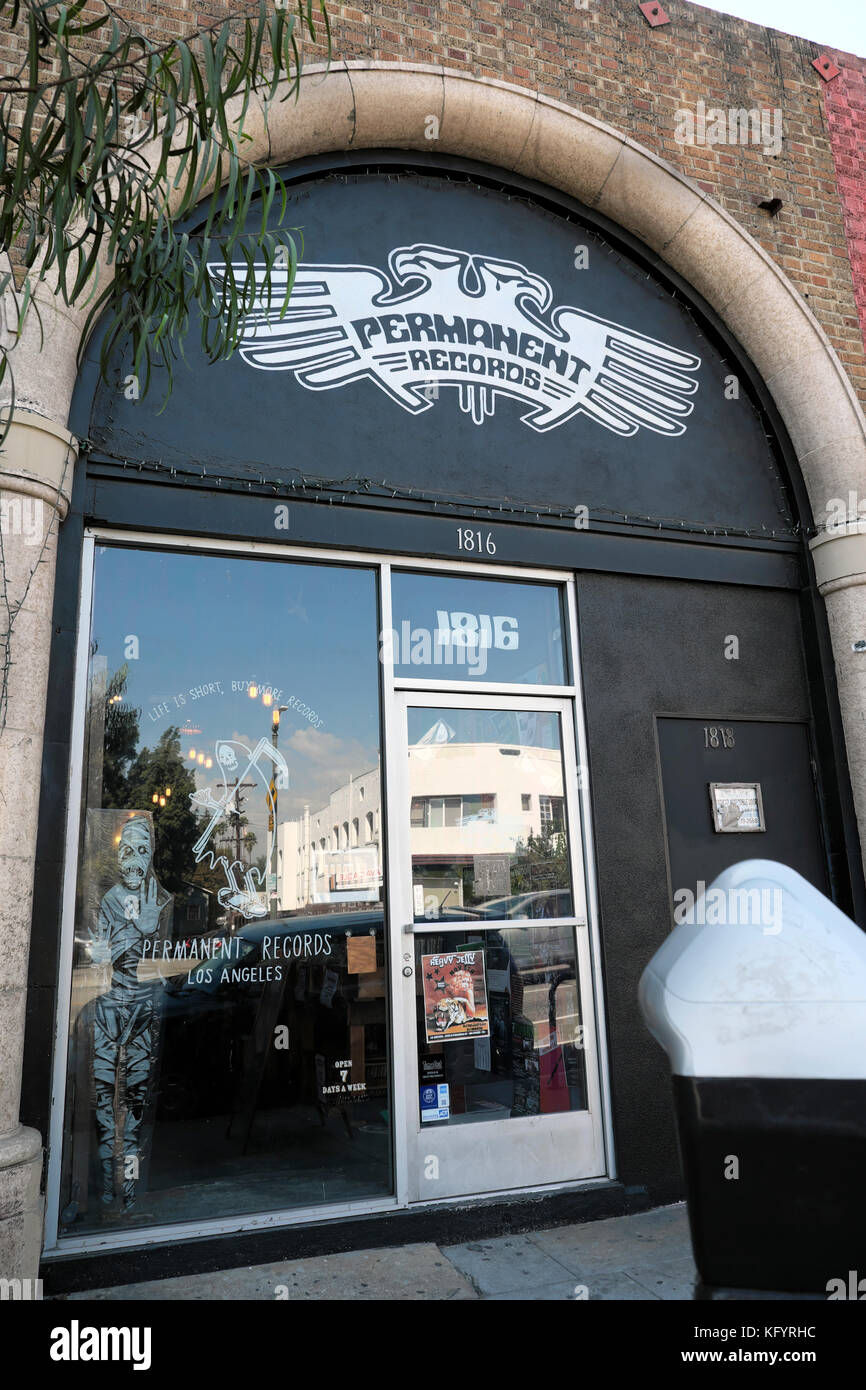 Permanent Shop High Resolution Stock Photography and Images - Alamy