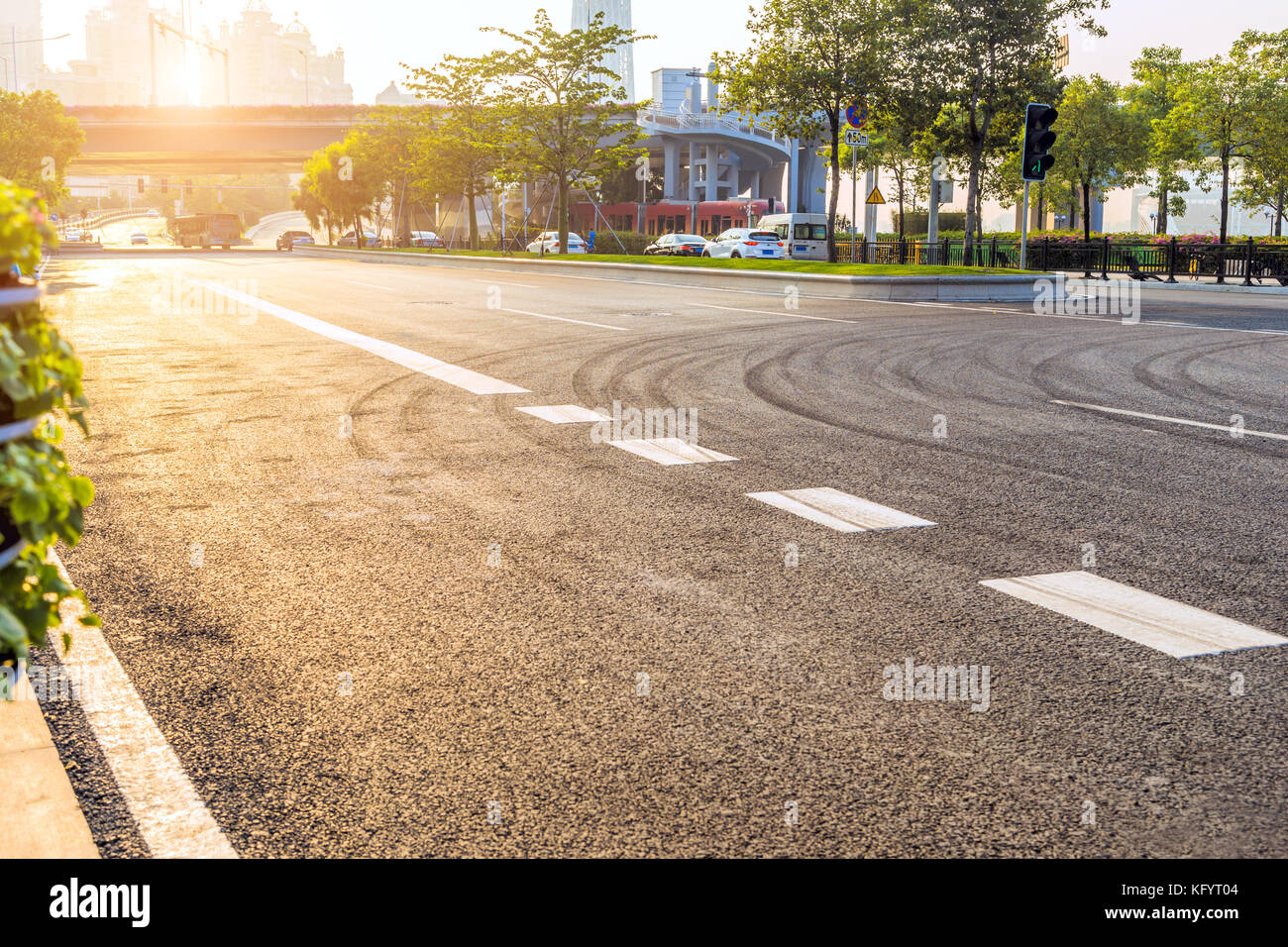 Urban road without car Stock Photo - Alamy