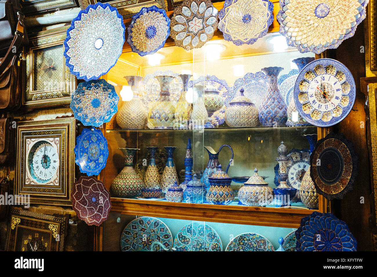 Iranian ceramics hi-res stock photography and images - Alamy