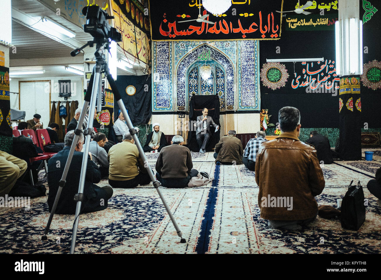 Muslim imam preaching hi-res stock photography and images - Alamy