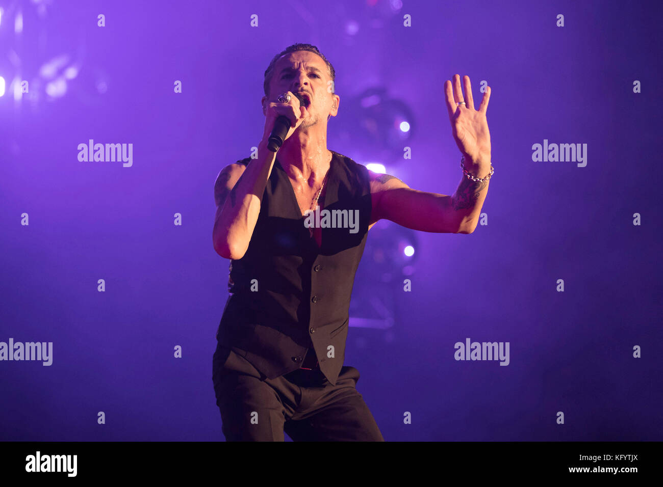 Global spirit tour hi-res stock photography and images - Alamy