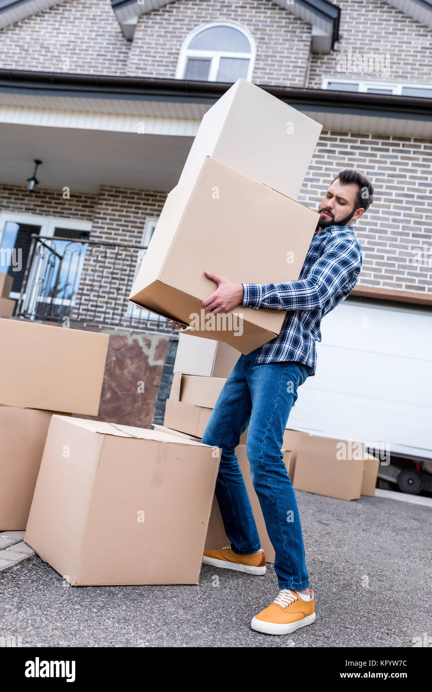 Moving heavy objects hi-res stock photography and images - Alamy
