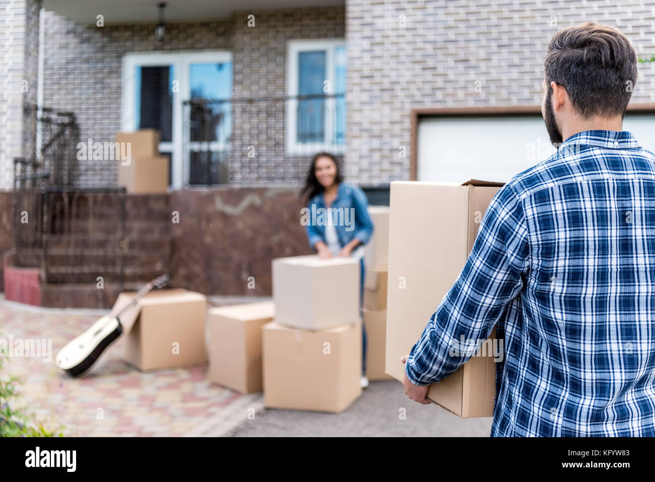 couple moving into new house Stock Photo - Alamy
