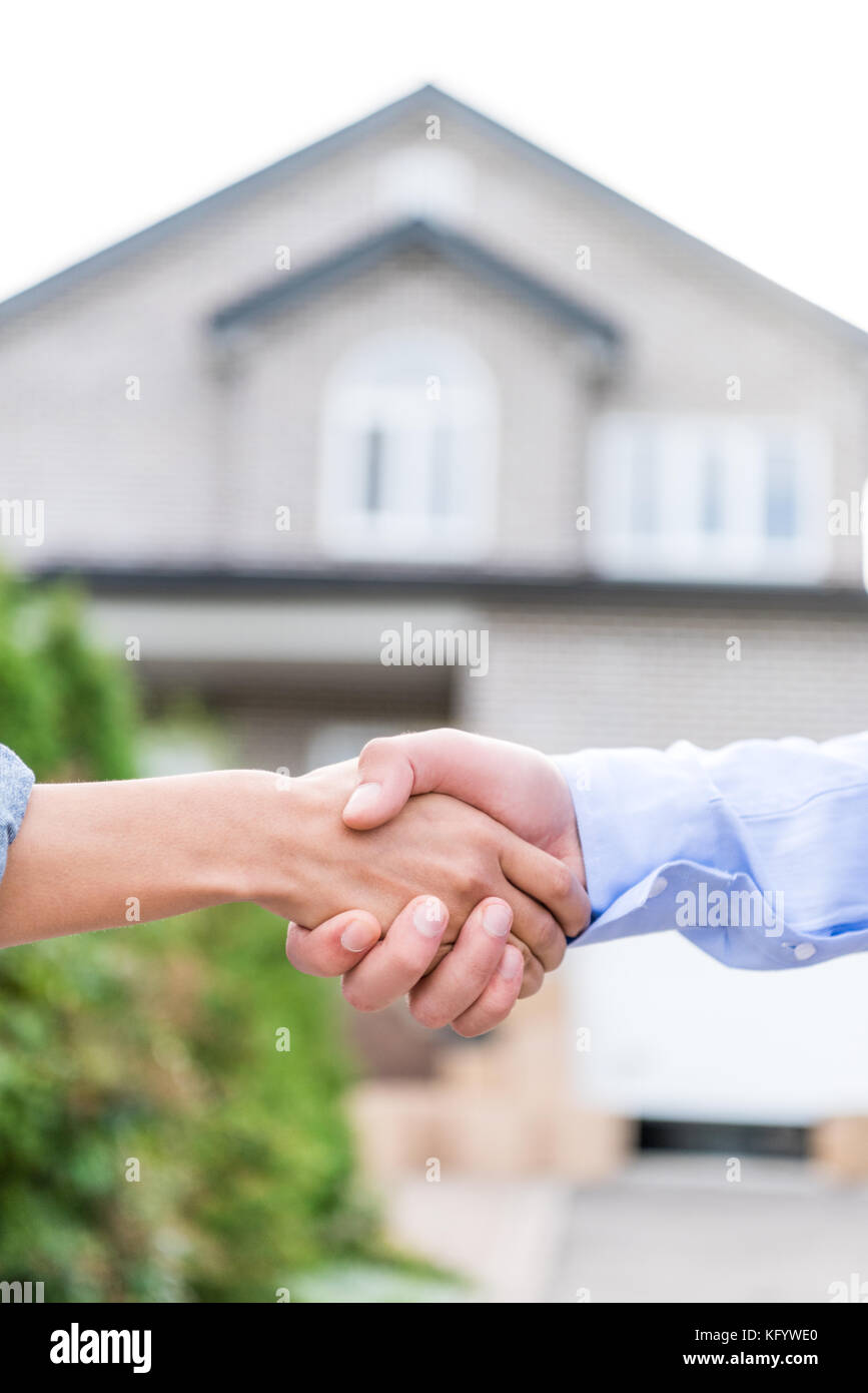 Garden handshake hi-res stock photography and images - Alamy