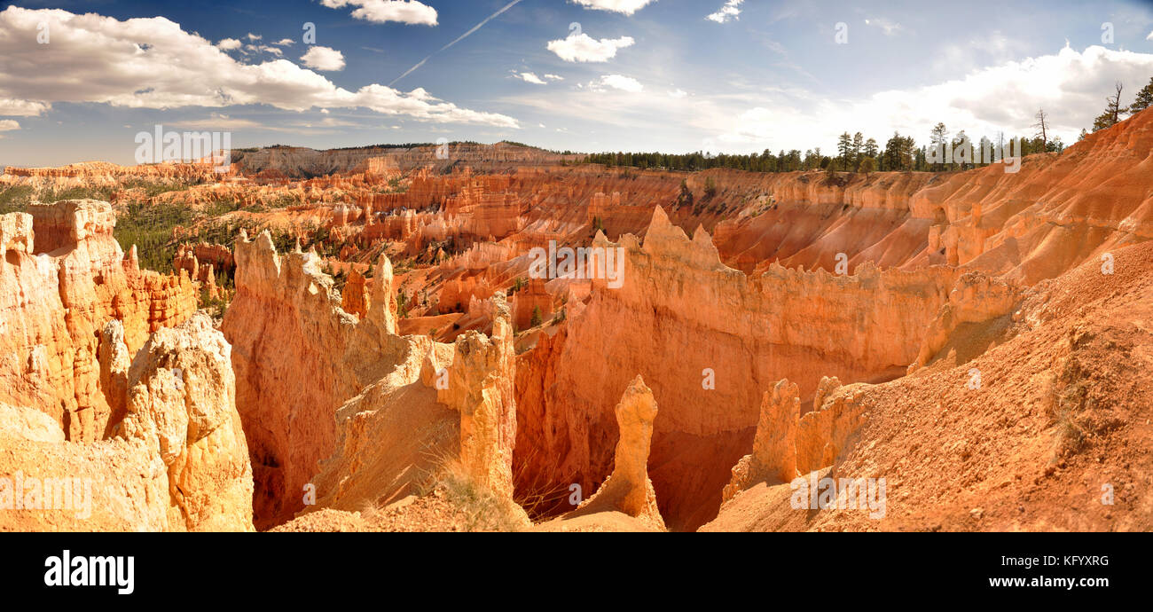 Orange Cliff and Hoodoos in Bryce Canyon Stock Photo - Alamy