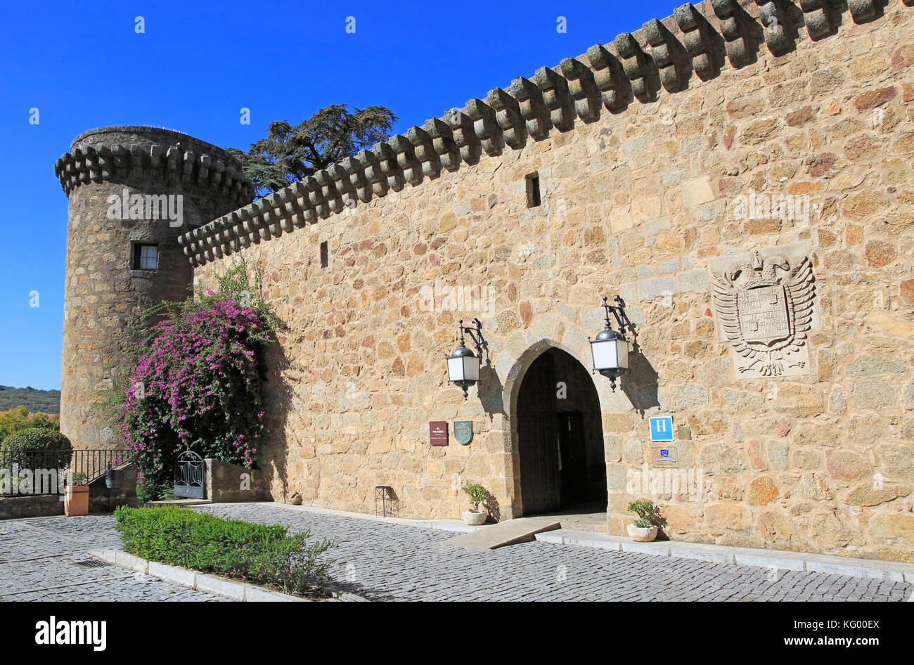 Historic castle Parador hotel, Jarandilla de la Vera, La Vera ...