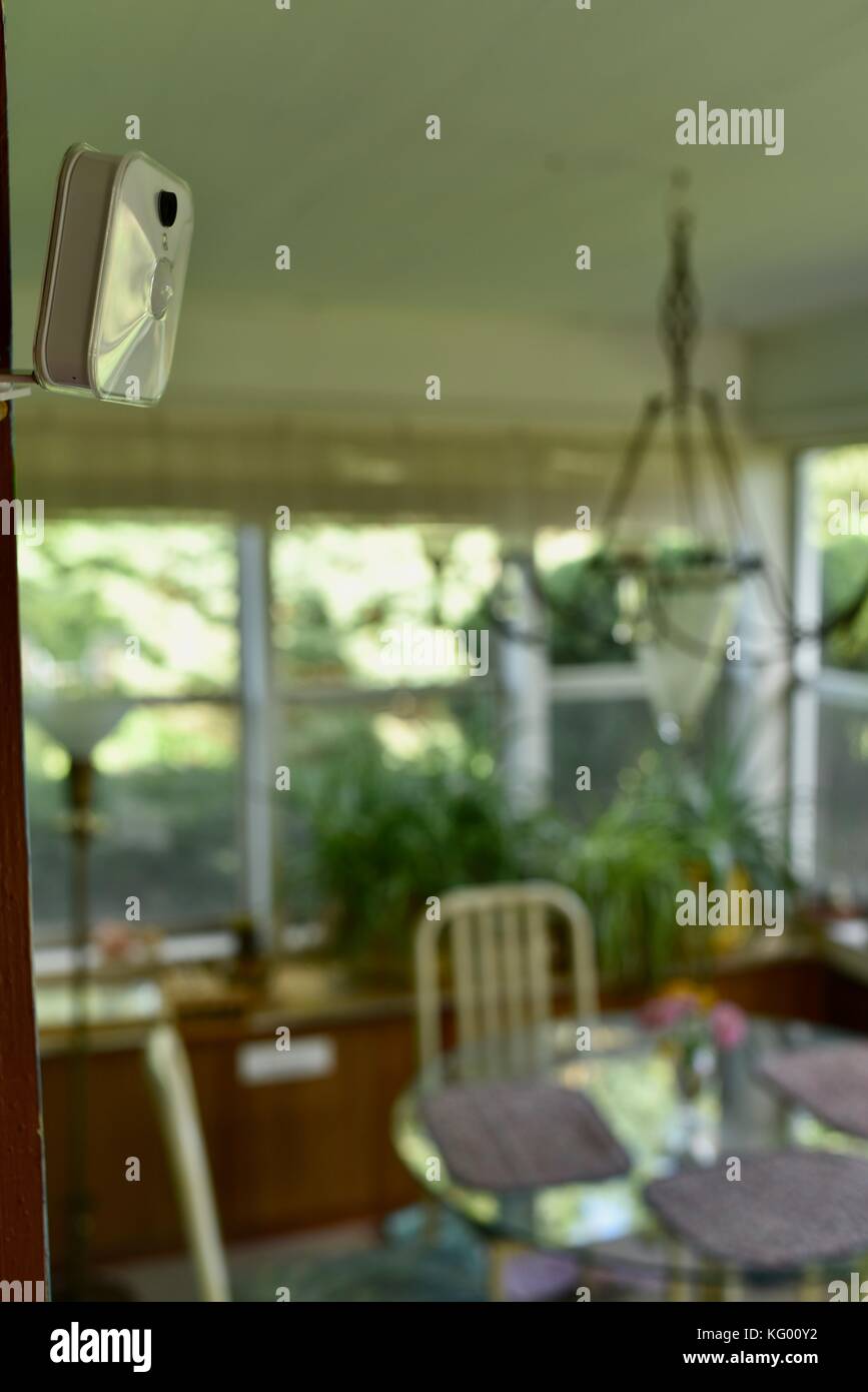 Surveillance camera inside home hi-res stock photography and images - Alamy